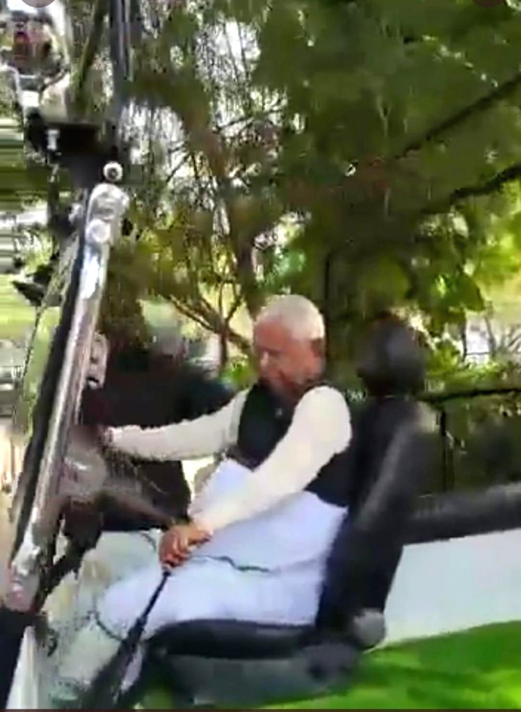 Free Photo: Bihar: Lalu was seen driving an open jeep on the roads of ...