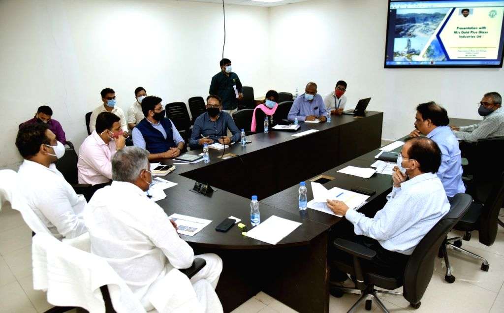 Free Photo: Large glass manufacturers looking at Andhra Pradesh