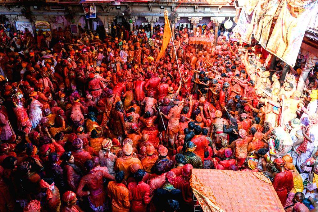 Lathmar Holi celebrations in Barsana