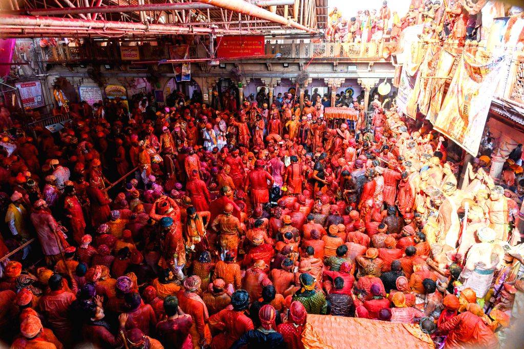 Lathmar Holi celebrations in Barsana