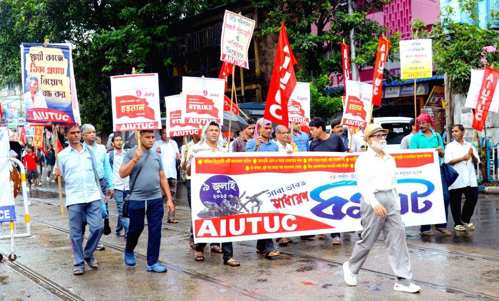 Leftist and Congress Workers Join Nationwide Strike Rally