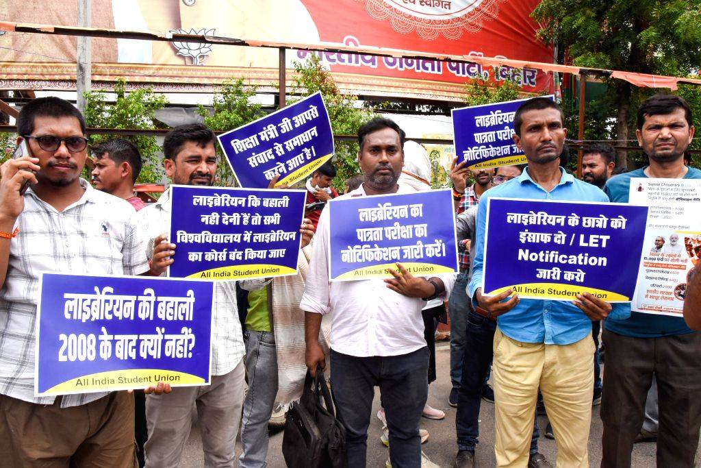 Librarian Aspirants Protest Outside BJP State Office