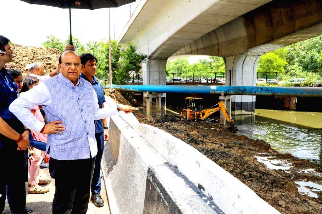 Lieutenant Governor of Delhi Vinai Kumar Saxena inspected the Barapulla ...