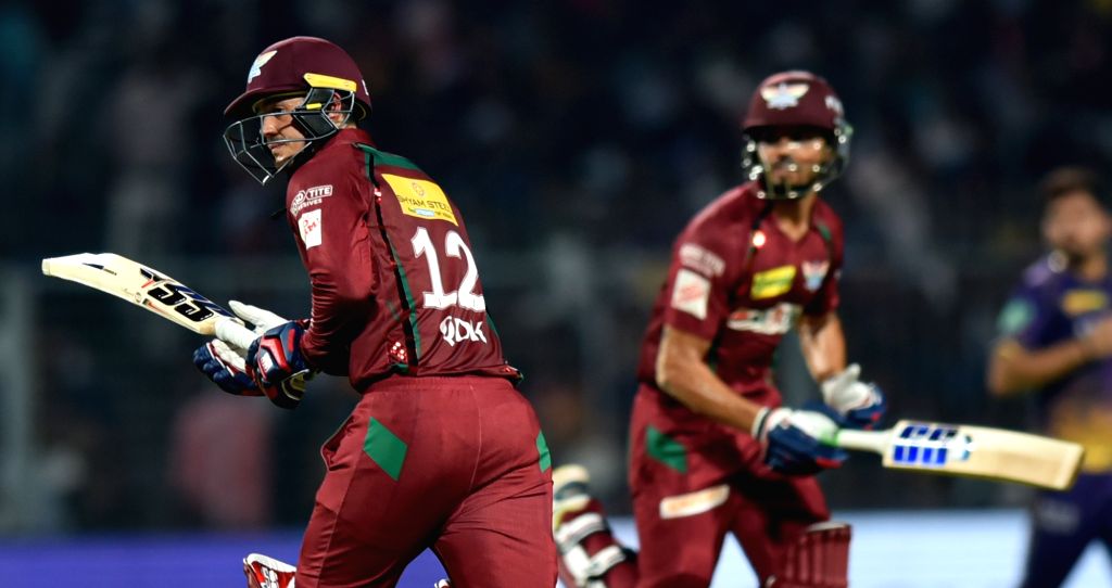 LSG's Quinton de Kock and Prerak Mankad running between the wickets