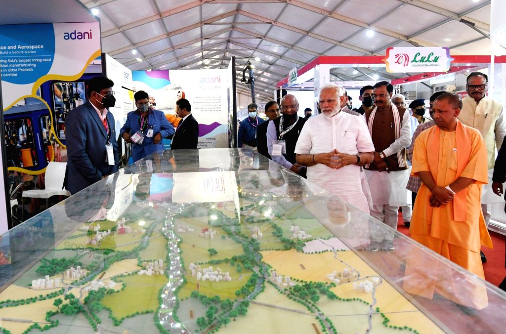 Lucknow : Prime Minister Narendra Modi and UP Chief Minister Yogi ...