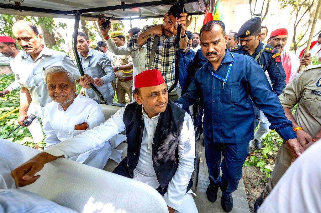 Samajwadi Party chief and MP Akhilesh Yadav Pays Tribute to Dr Ram ...