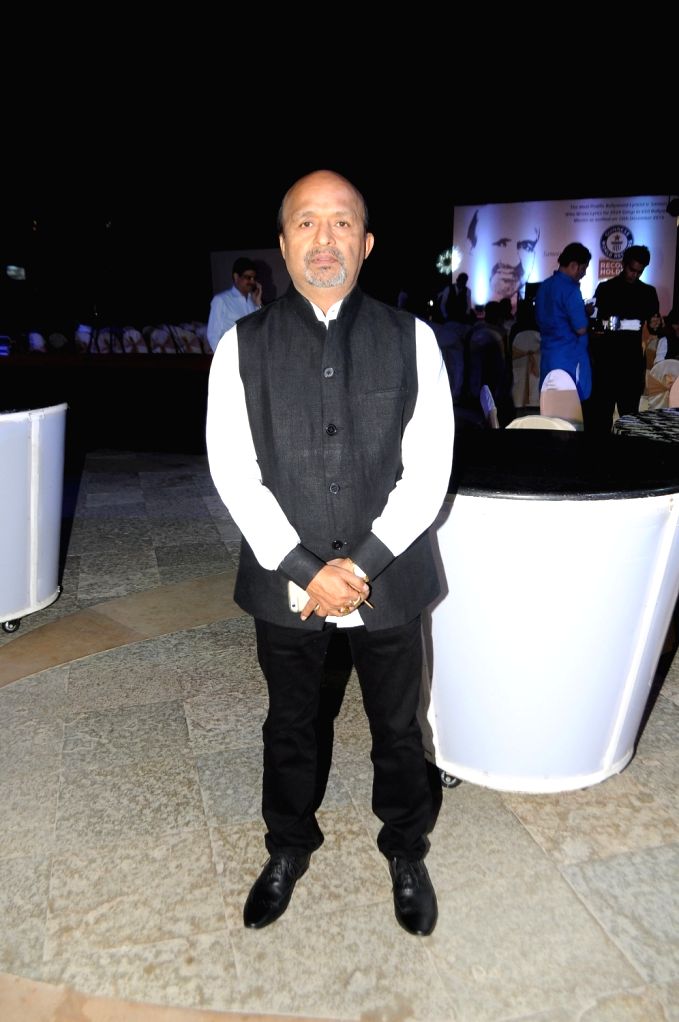 Sameer Anjaan receives the Guinness World Record Certificate