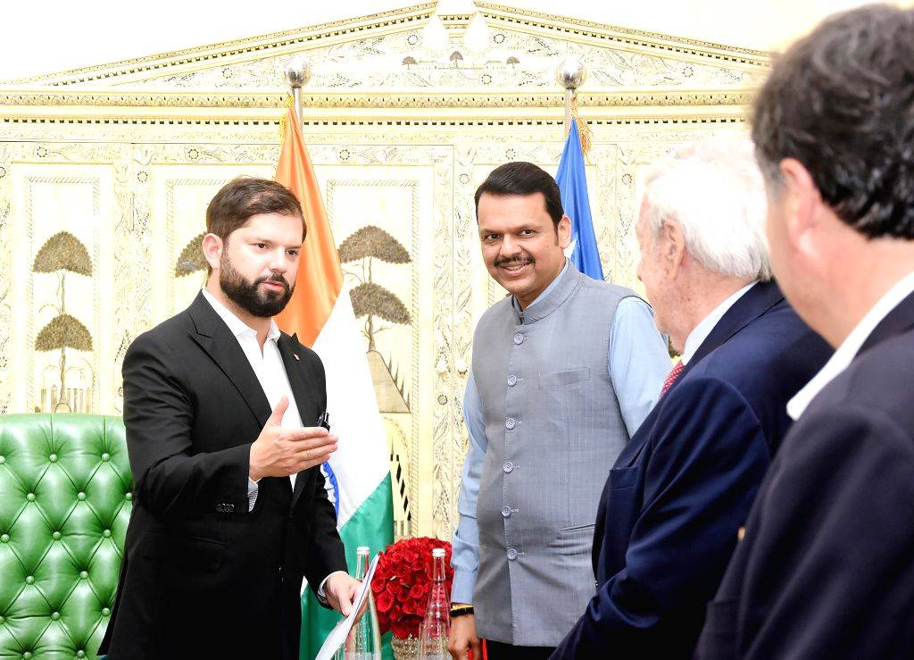 Maharashtra Chief minister Devendra Fadnavis meets the President of the ...