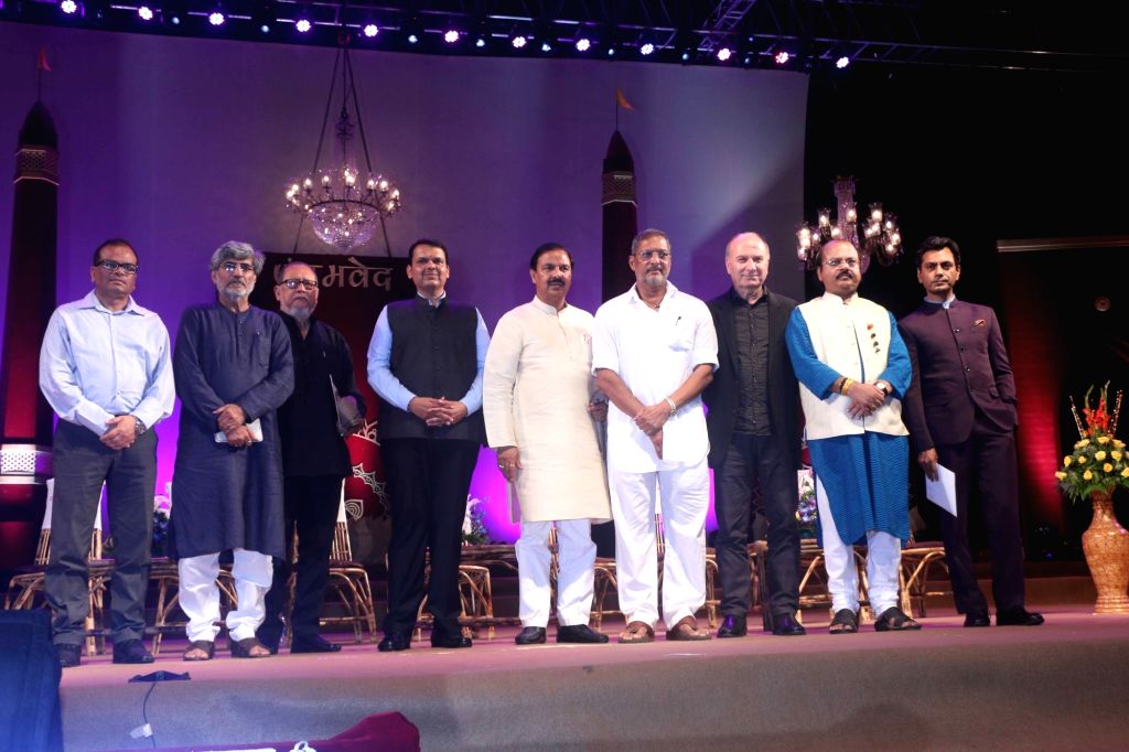 Closing ceremony of 8th Theatre Olympics - Devendra Fadnavis, Mahesh ...