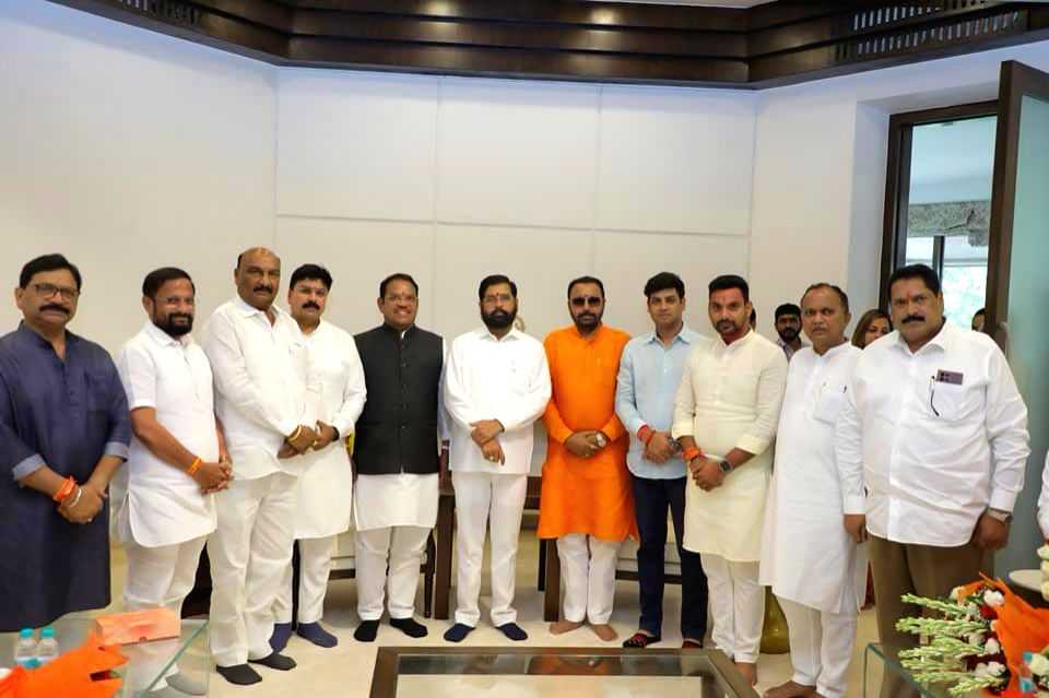 Maharashtra Chief Minister Eknath Shinde meets the newly elected MPs at ...