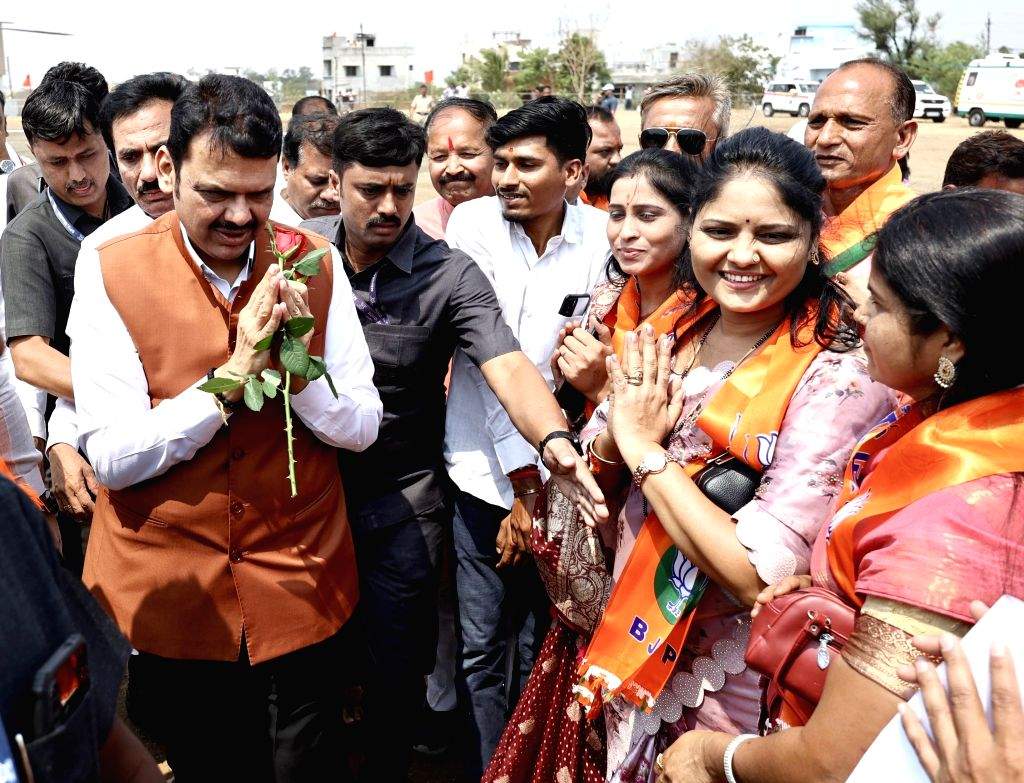 Maharashtra CM Devendra Fadnavis receives a warm welcome upon his arrival