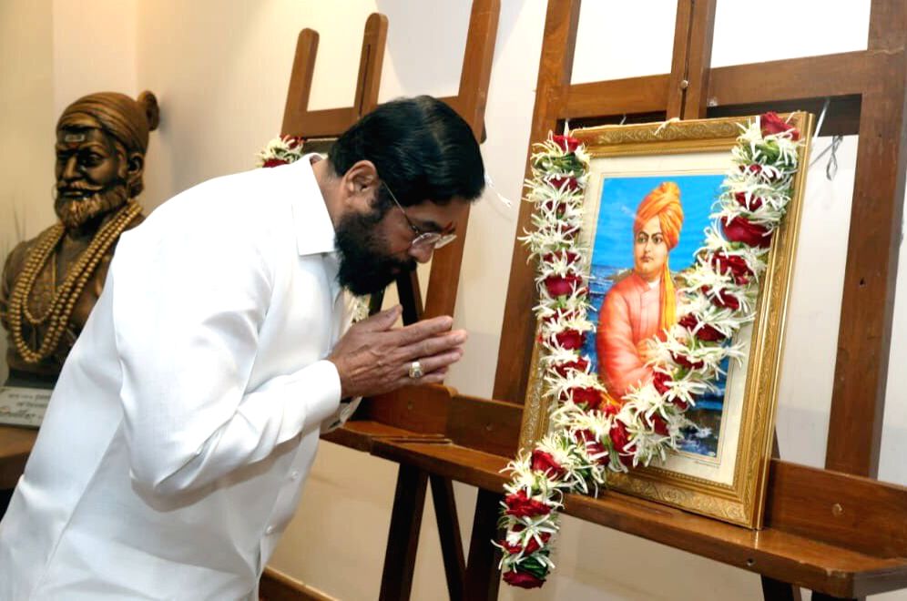 Maharashtra CM Eknath Shinde pays tribute to Swami Vivekanand