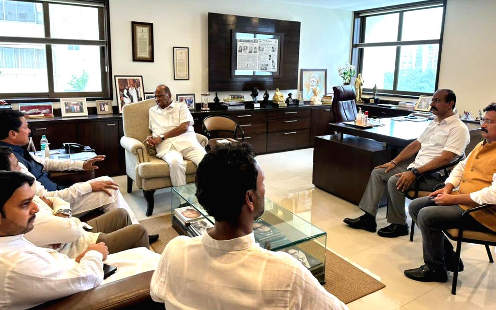 Maharashtra Congress chief Nana Patole and other party leaders meet NCP ...