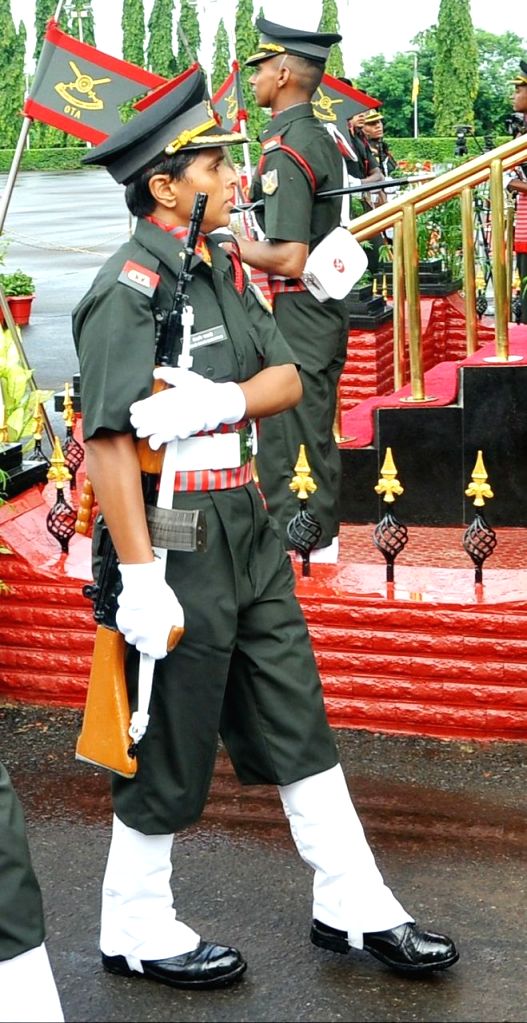 Maharashtra hero's widow joins Indian Army ()