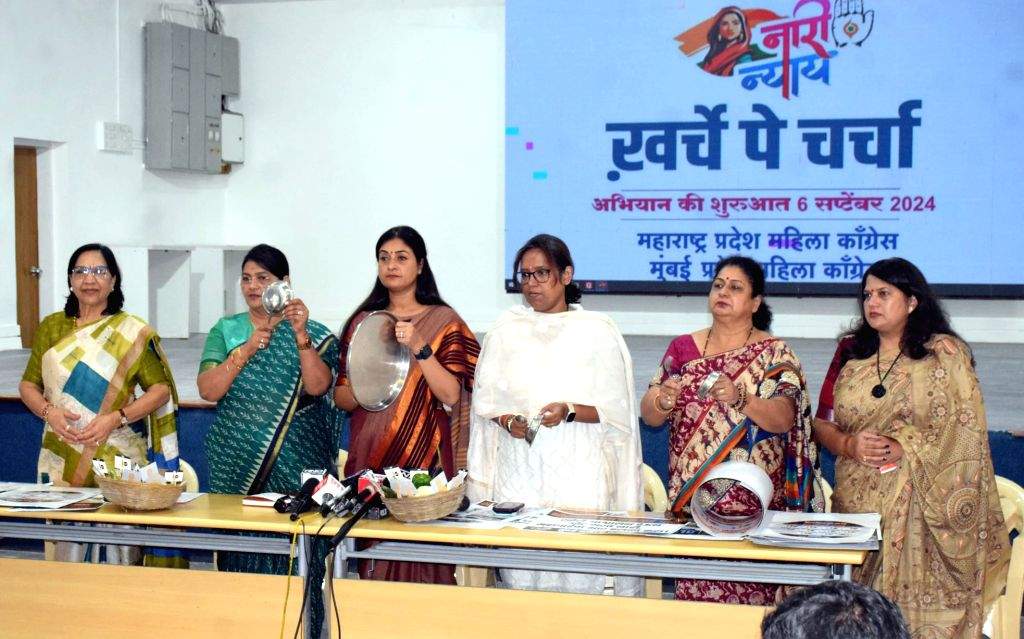 Mahila Congress National President Alka Lamba launches the "Kharche Pe ...
