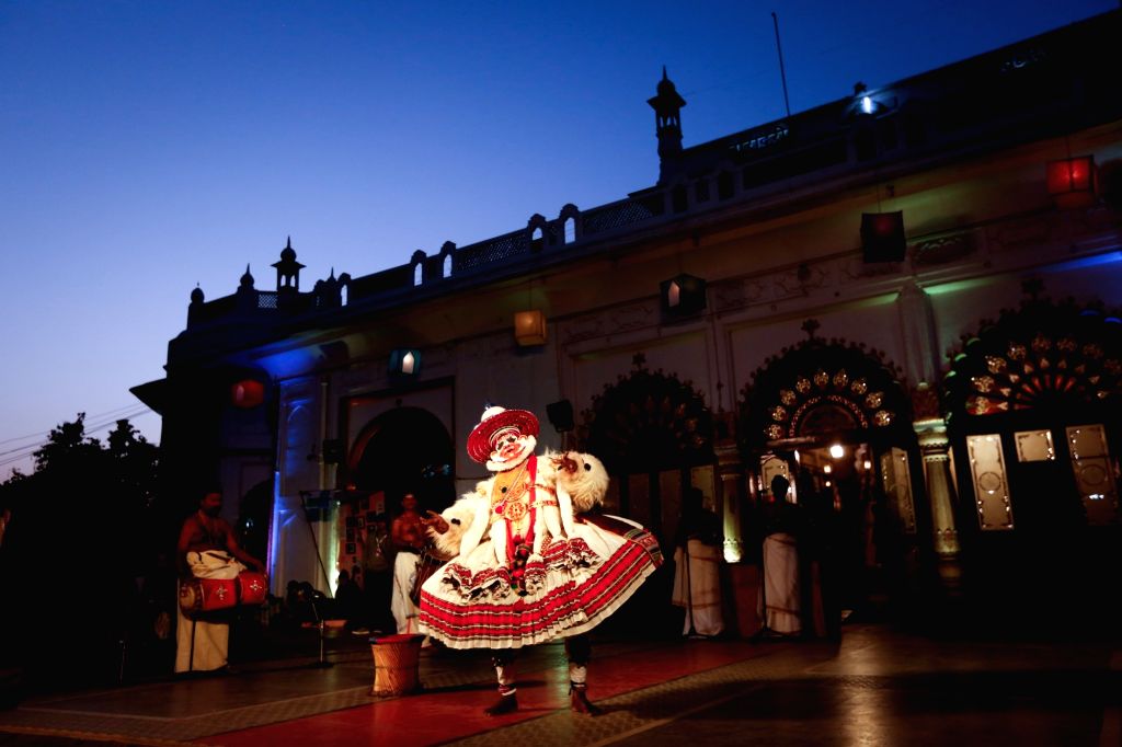 Free Photo : Mahindra Sanatkada Lucknow Festival