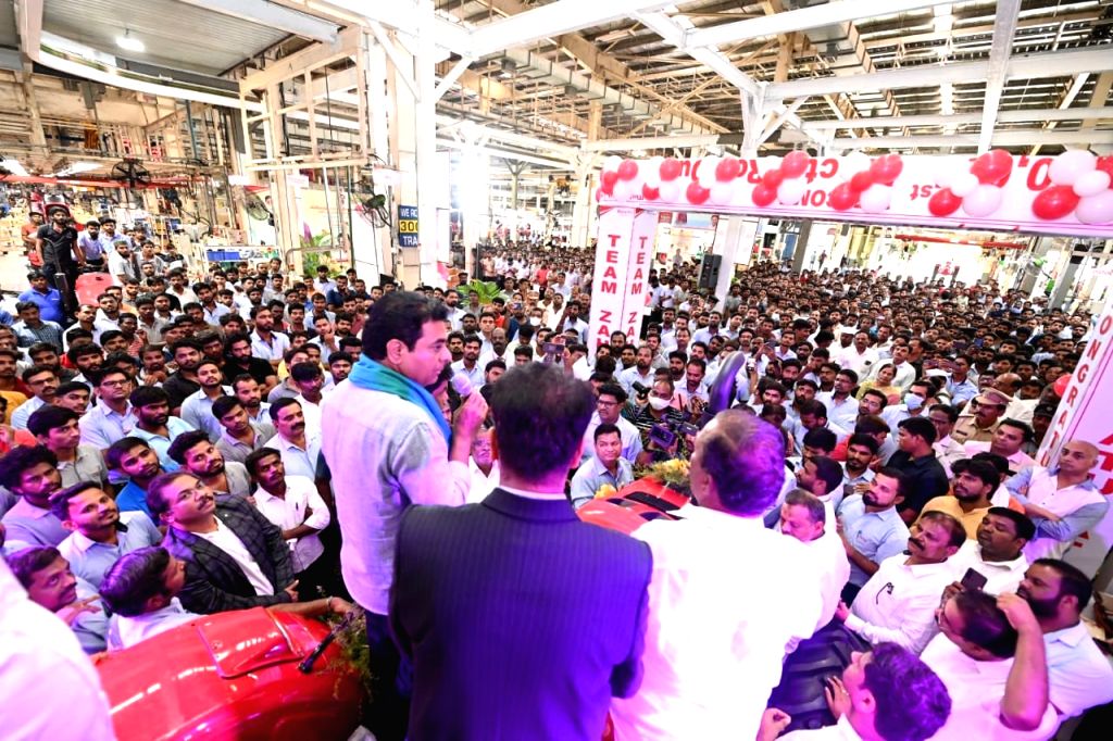 Mahindra rolls-out 300,000 th tractor made at Telangana factory