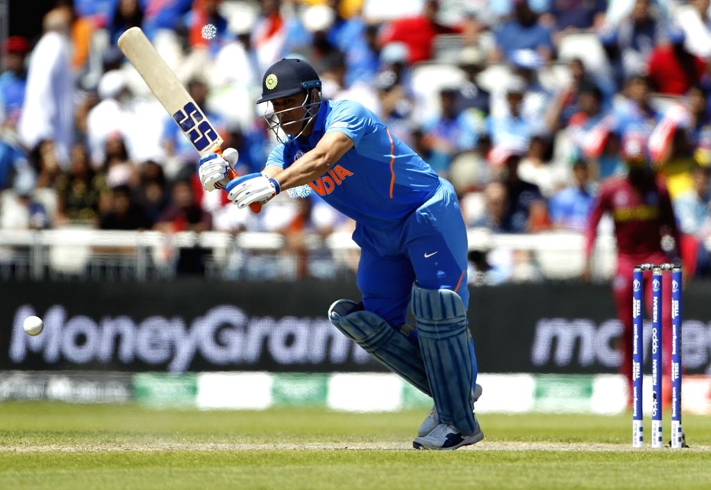 Dhoni missed calling for DRS, but it isn't his job alone