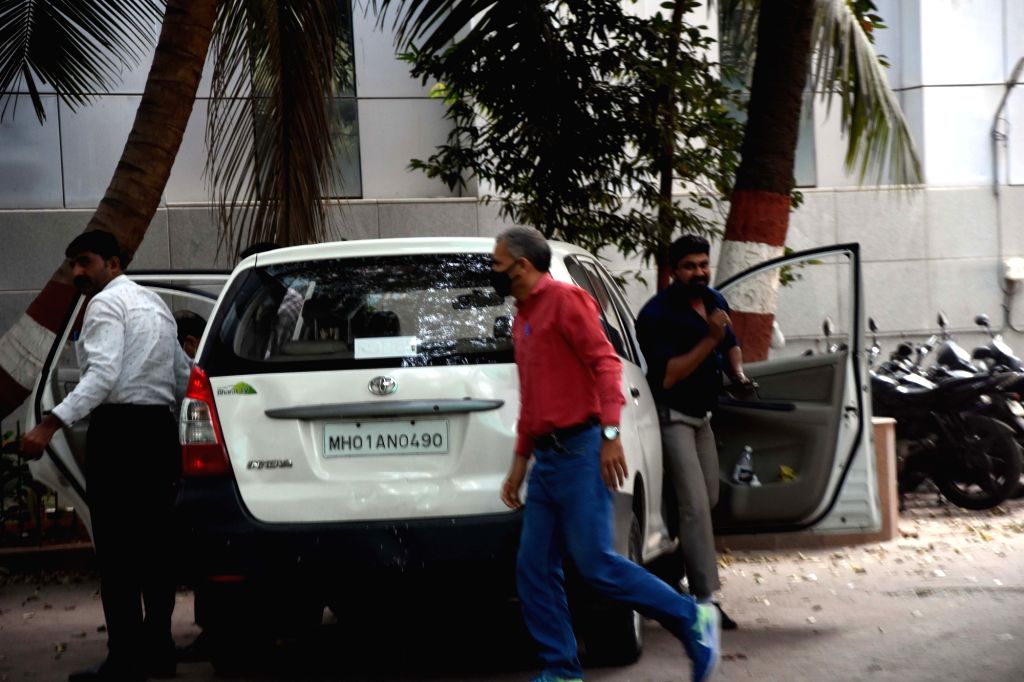 Mansukh Hiren death case in suspected API, Sachin Vaze from Saturday ...
