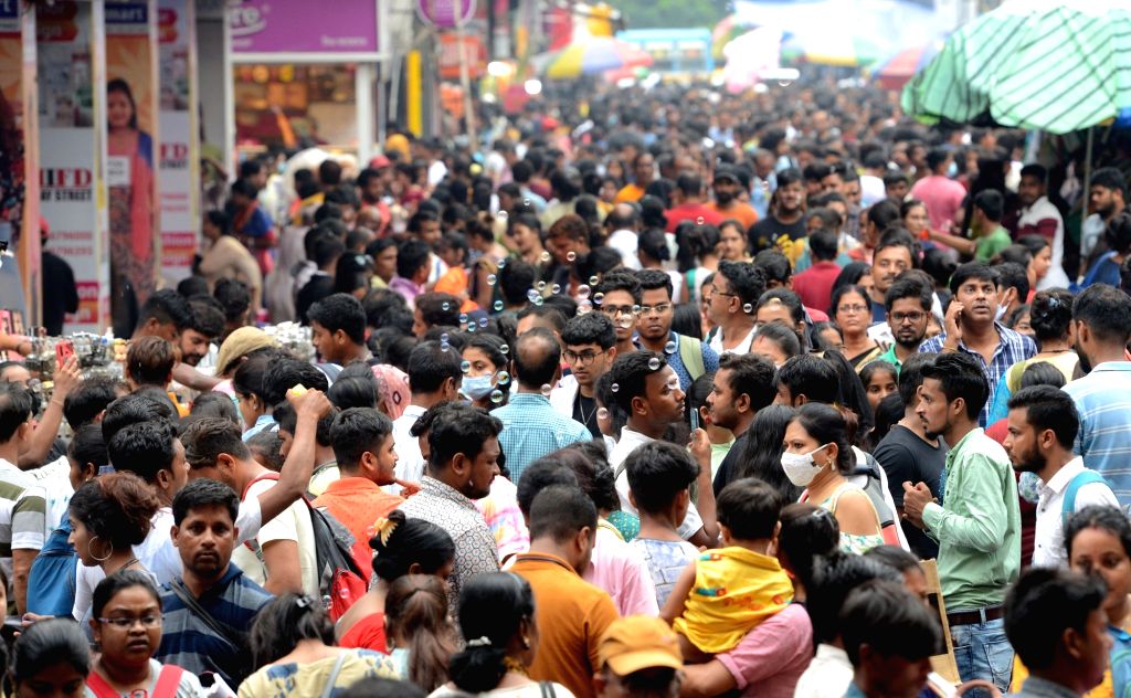 Massive crowd seen at New market area for puja shopping