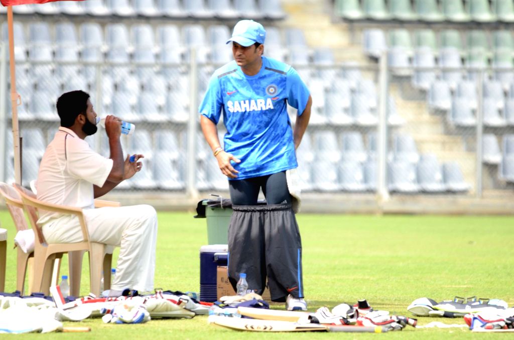 Master blaster Sachin Tendulkar practices with Mumbai team
