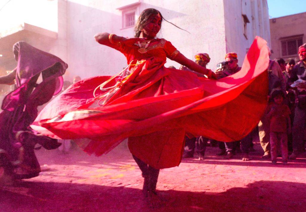 Mathura : Devotees celebrate Lathmar Holi at Shri Nand Baba Temple in ...