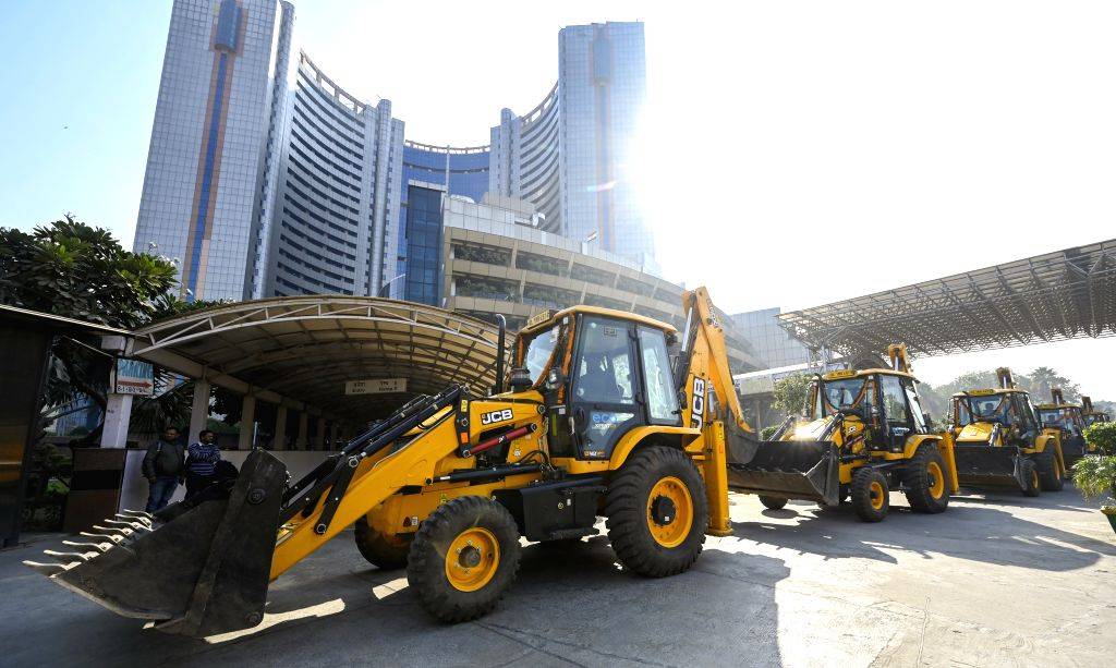 MCD Mayor Flags Off JCB and Super Sucker Machines