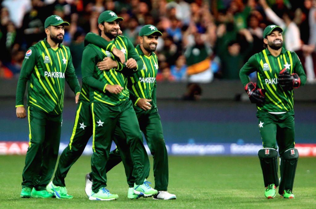 Melbourne : Pakistani players celebrate Indian captain Rohit Sharma's ...