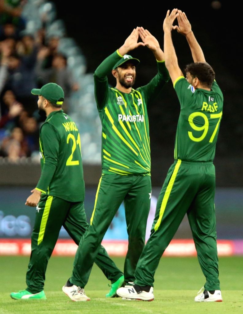 Melbourne : Pakistani players celebrate Indian captain Rohit Sharma's ...