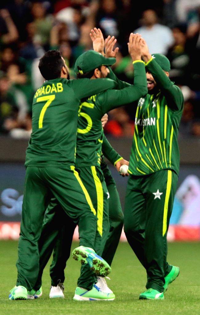 Melbourne : Pakistani players celebrate Indian captain Rohit Sharma's ...