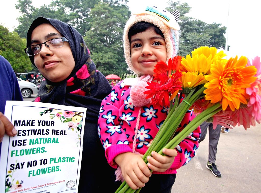 Awareness campaign against plastic flowers