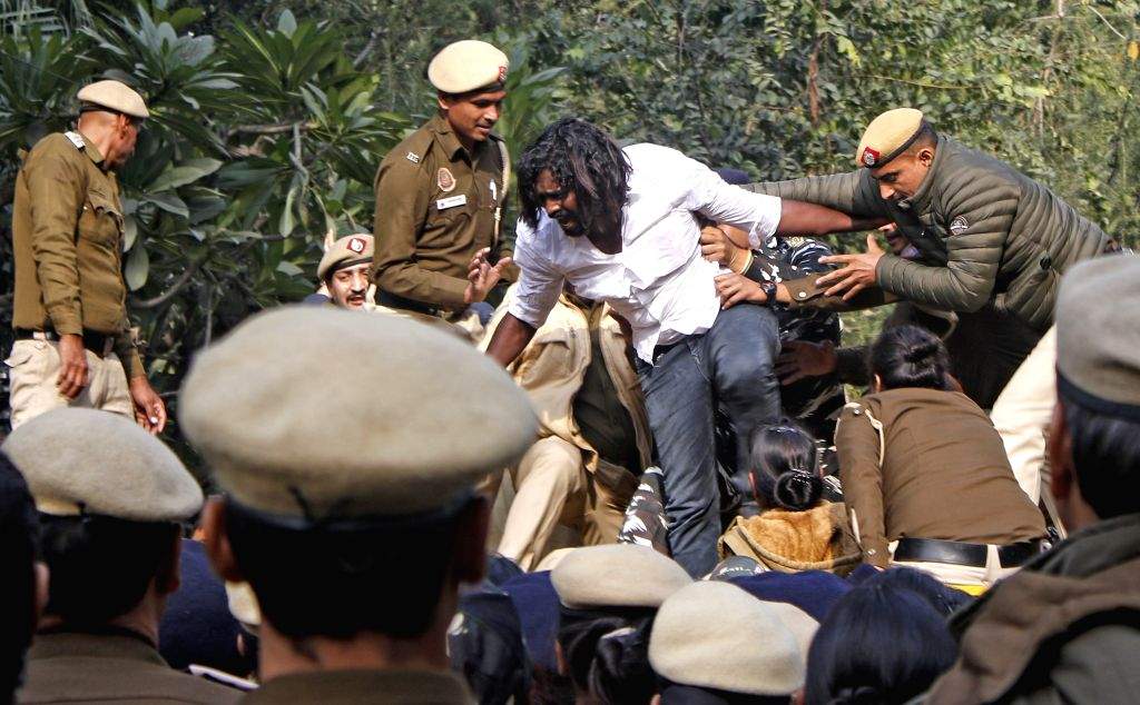 Members of Indian Youth Congress stage a protest "Parliament Gherao ...