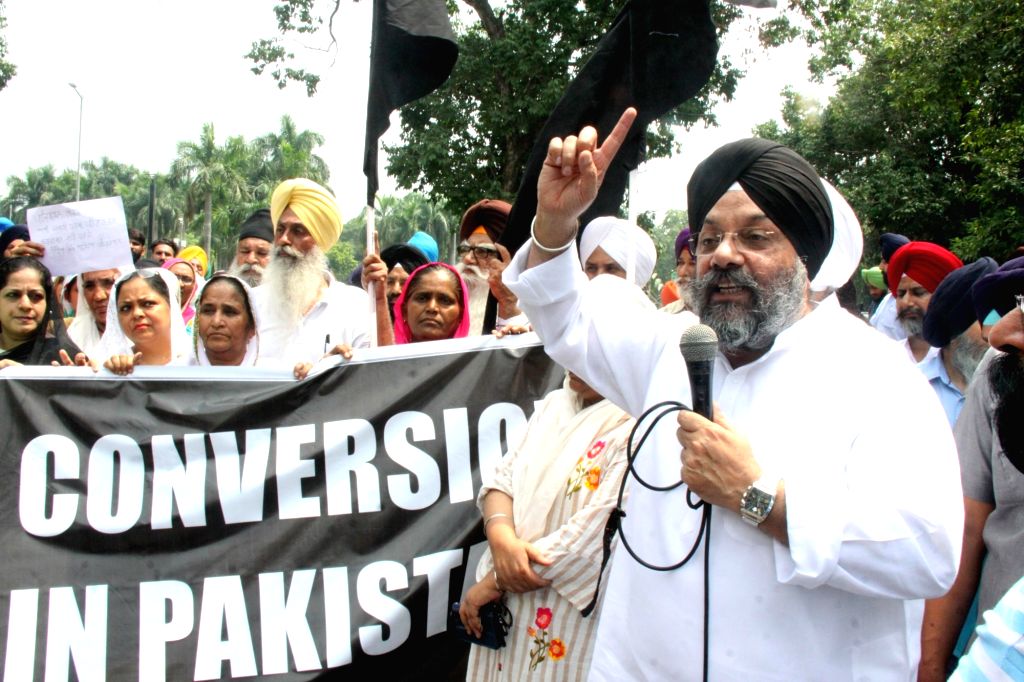 Sikhs protest against forced conversion of minorities in Pakistan