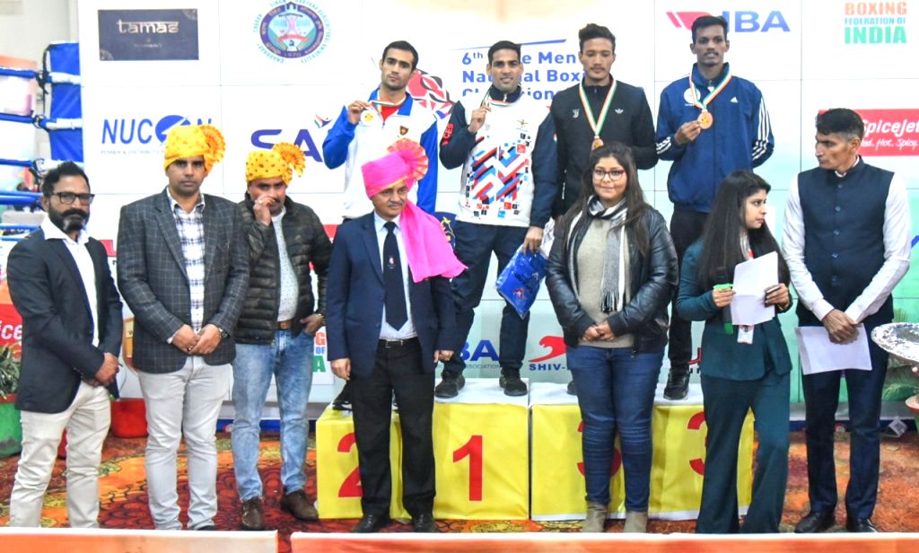 Men's National Boxing Championships: Shiva Thapa, Hussamuddin clinch ...