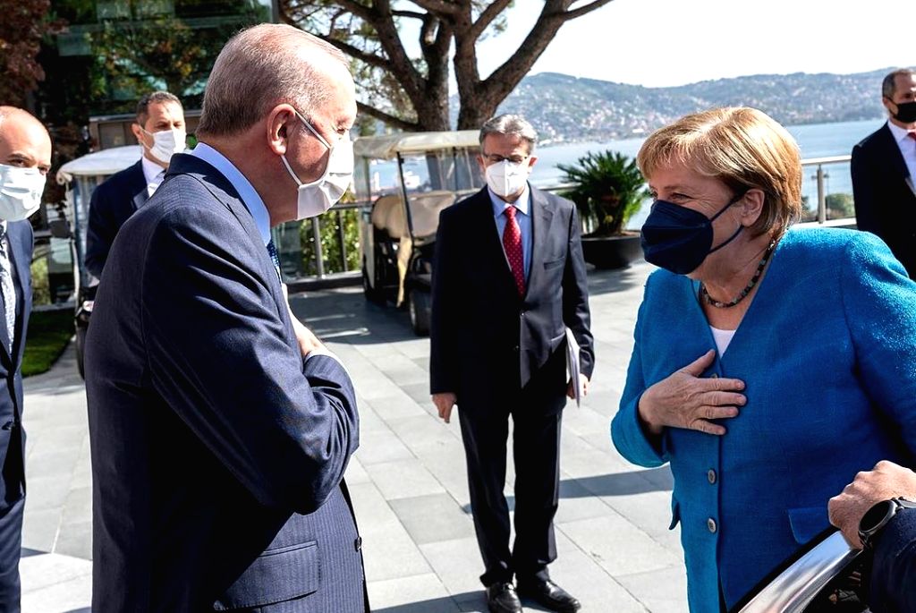 Merkel holds farewell meeting with Erdogan in Istanbul