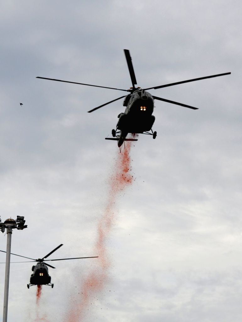 MI-17 helicopters shower flower petals during the 76th Independence Day ...