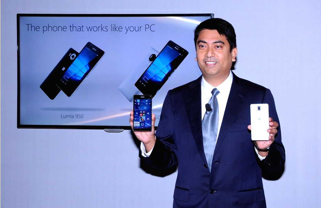 Microsoft launches Lumia 950 and 950 XL