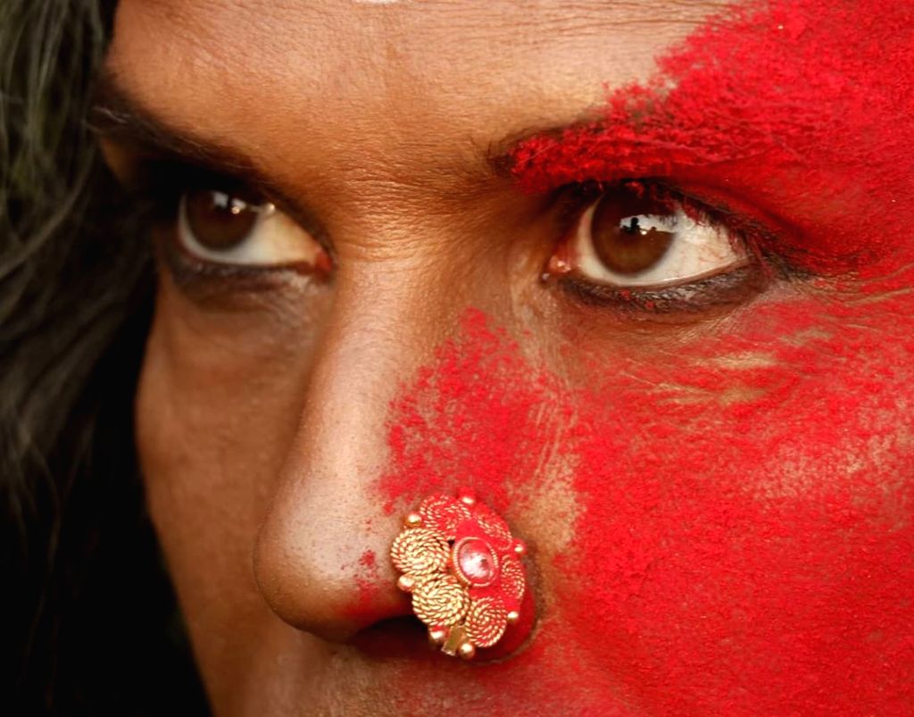 Milind Soman's new pic reminds netizens of Akshay Kumar