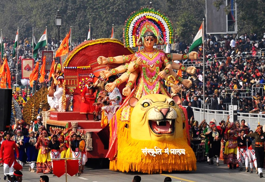 New Delhi : Ministry of Cultural Tableau during the full dress ...