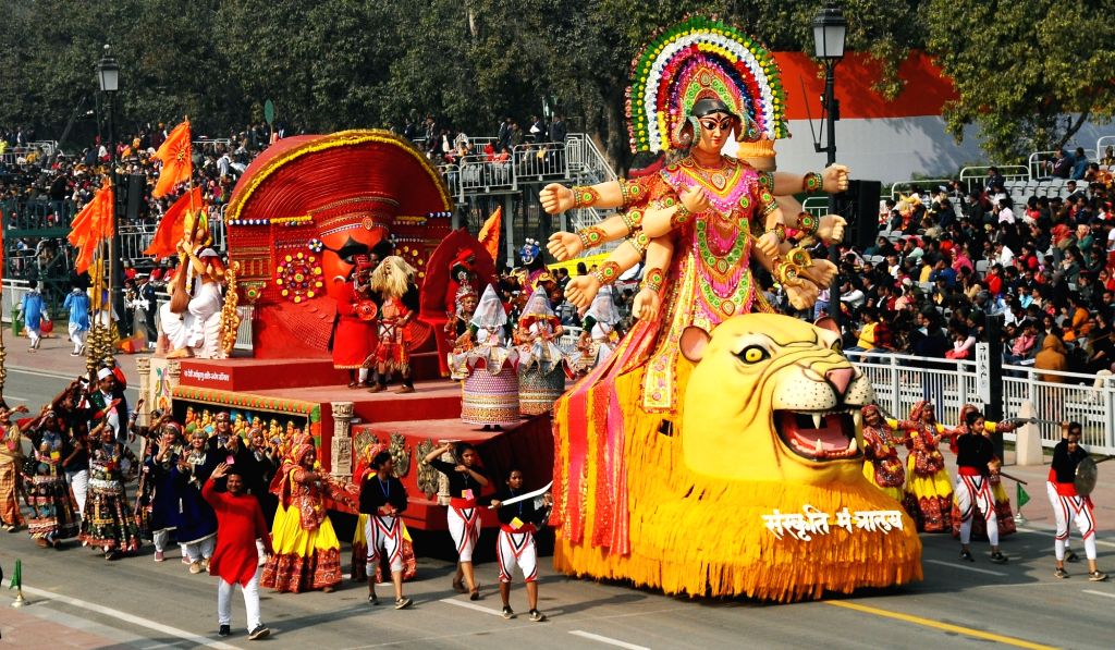 New Delhi : Ministry of Cultural Tableau during the full dress ...