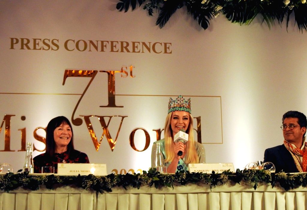 New Delhi : Miss World 2022 Karolina Bielawska speaks during a press ...