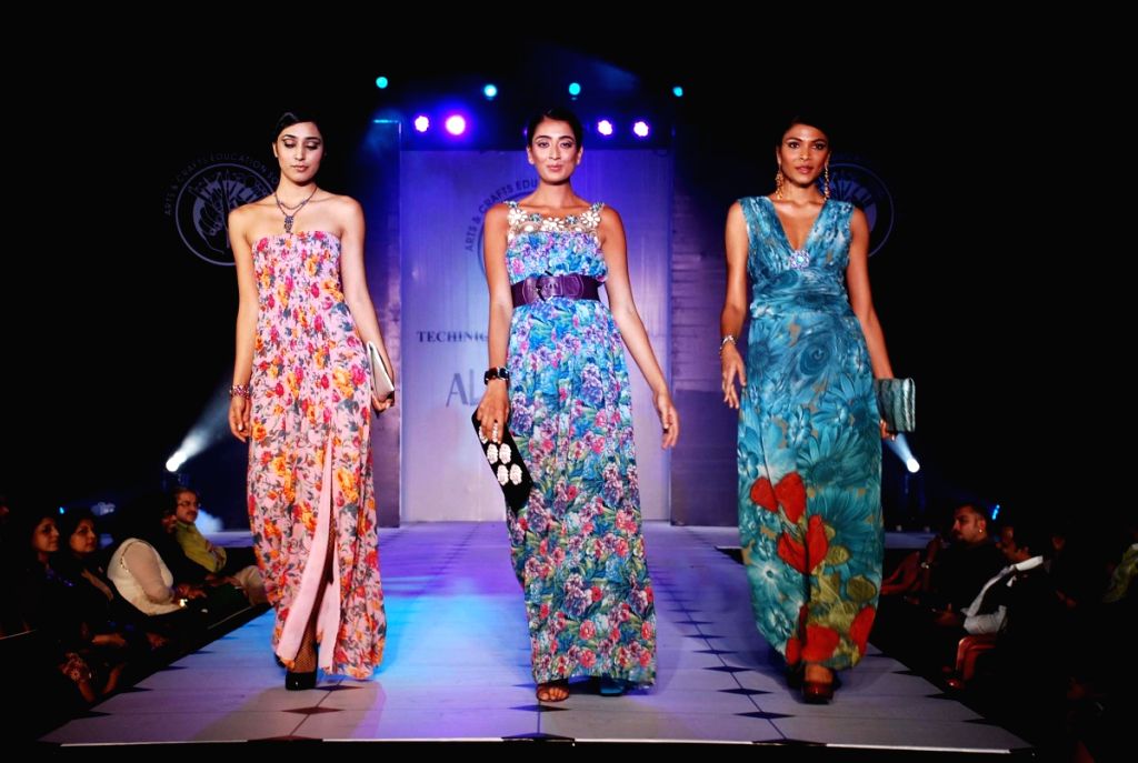 Models at Alchemy Show of L.S Raheja Technical Institute at Raheja ...