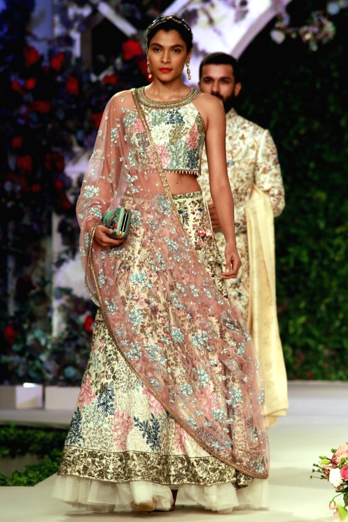 India Couture Week 2016 - Varun Bhal