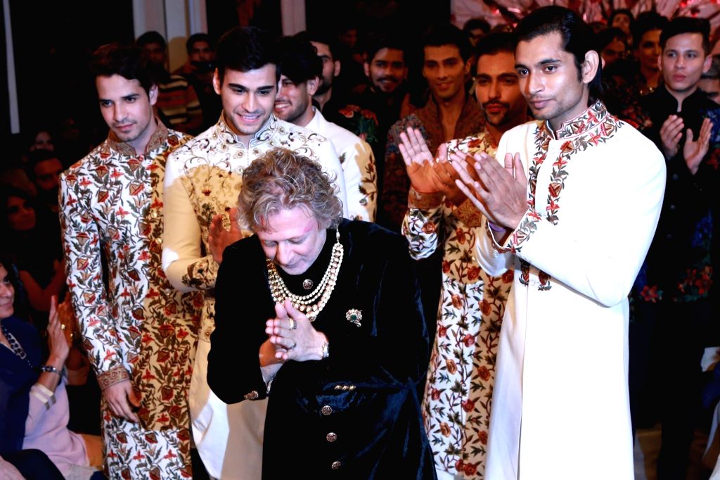 India Couture Week 2016 - Rohit Bal's show