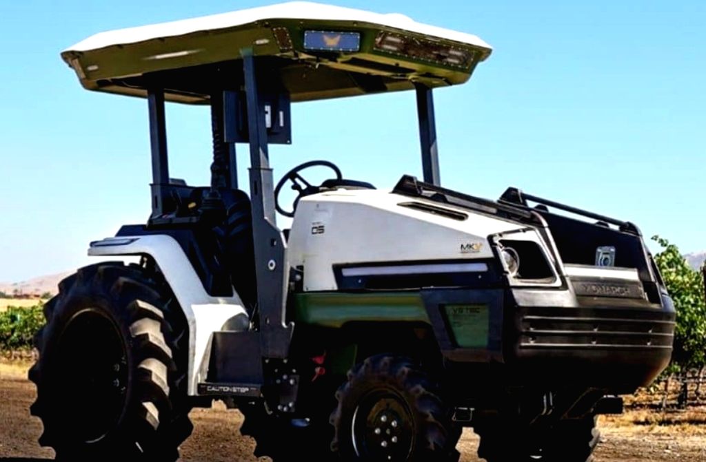Free Photo :Monarch Tractor reveals electric robot tractors powered by ...