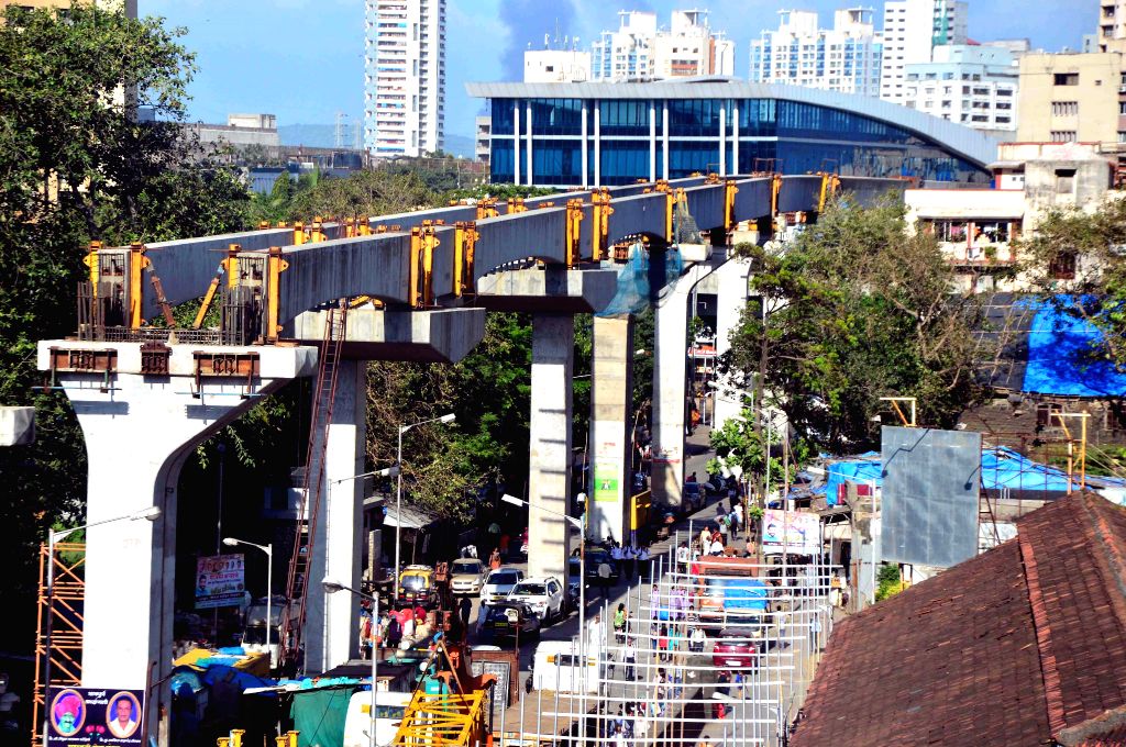 Monorail work in progress at Currey Road Bridge