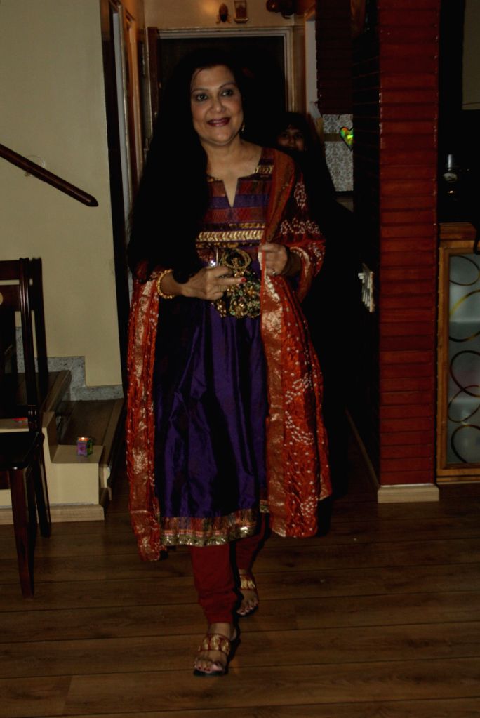 Poonam Dasguta's Diwali celebration and daughter B'day celebration
