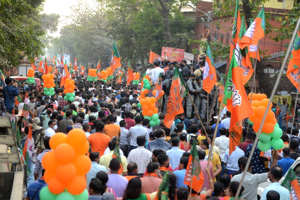 Mukul Roy, leader Arjun Singh, Suvendu Adhikary, Rajib Banerjee with ...