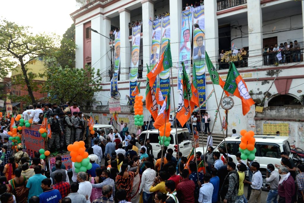 Mukul Roy, leader Arjun Singh, Suvendu Adhikary, Rajib Banerjee with ...