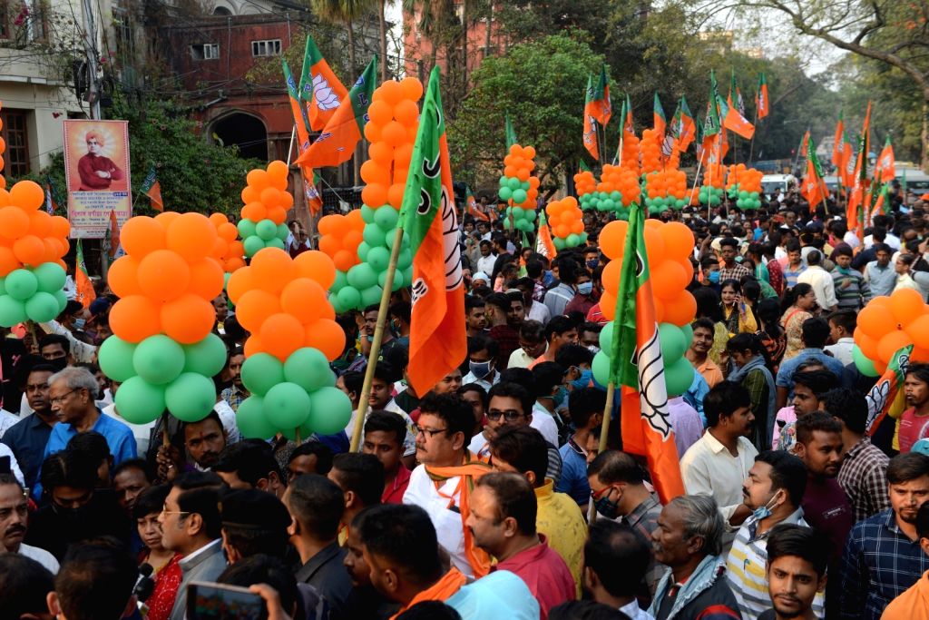 Mukul Roy, leader Arjun Singh, Suvendu Adhikary, Rajib Banerjee with ...